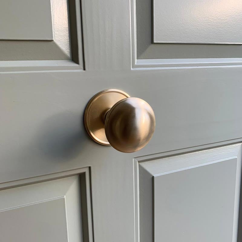 The Art of Choosing Ironmongery for Windows and Doors