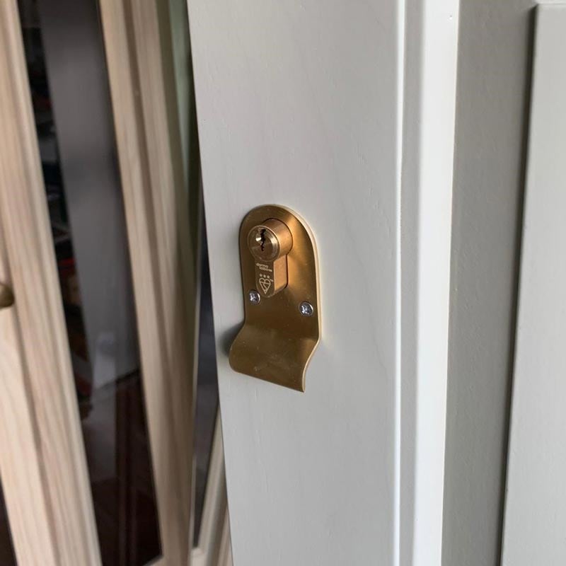 The Art of Choosing Ironmongery for Windows and Doors