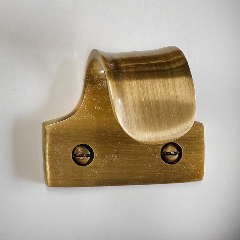 The Art of Choosing Ironmongery for Windows and Doors