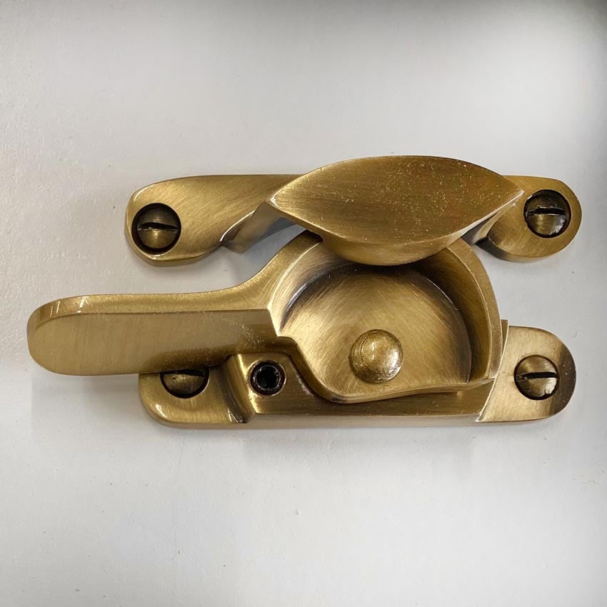 The Art of Choosing Ironmongery for Windows and Doors