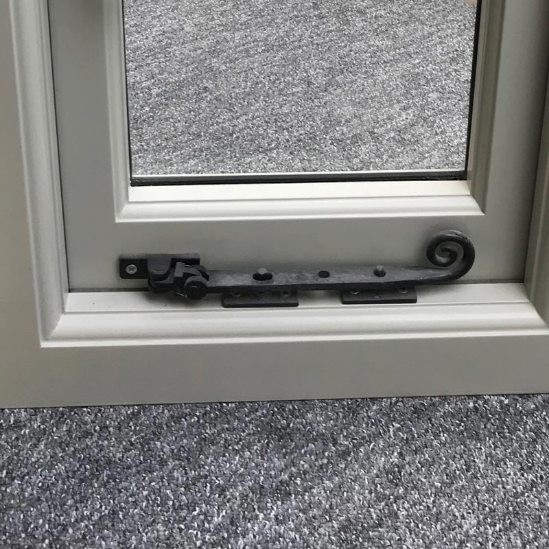 The Art of Choosing Ironmongery for Windows and Doors